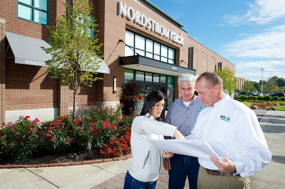 When to Hire a Landscape Salesperson: 5 Steps from 3 Experts