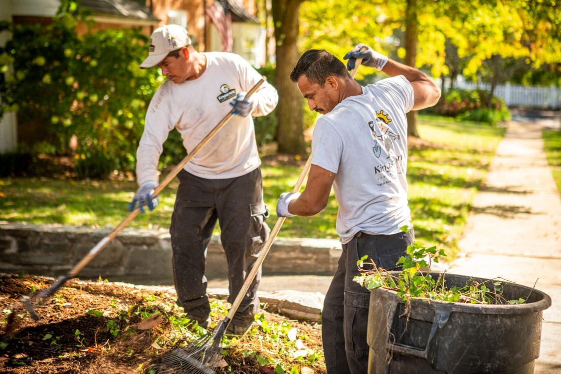 10 Recruiting Must-Haves for Your Lawn Care or Landscaping Website (w ...
